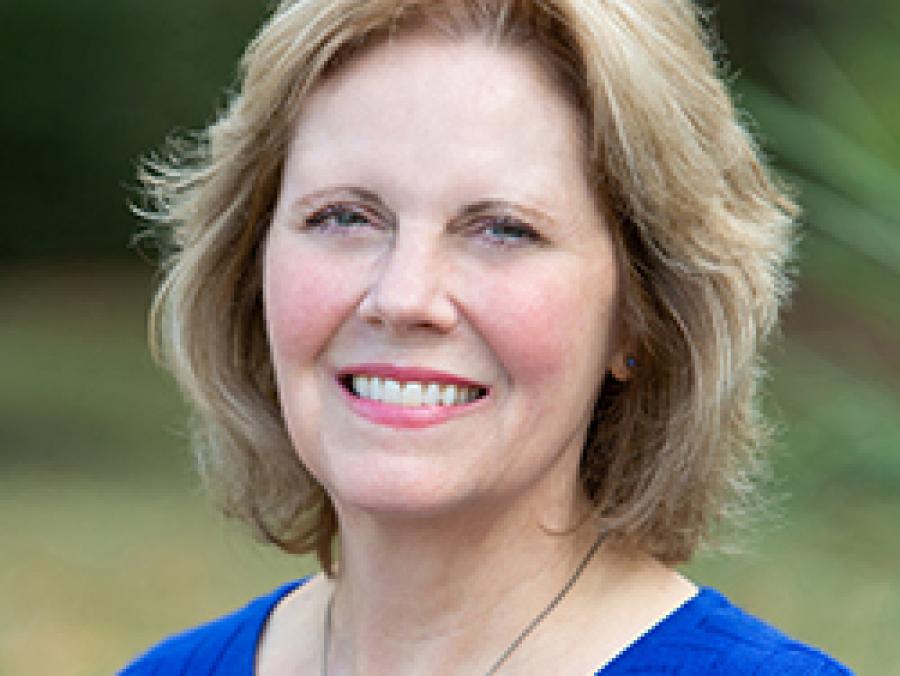 Lisa Houston's Instagram, Twitter & Facebook on IDCrawl